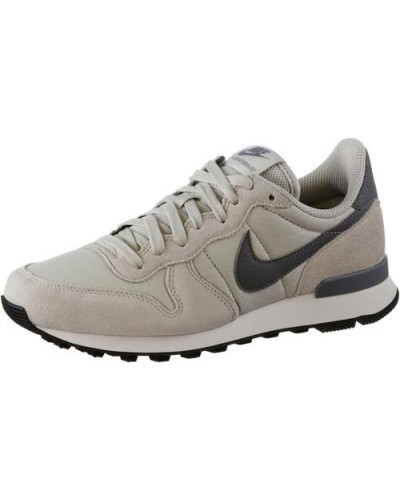 Sneaker kombinieren: So tragen Sie Turnschuhe richtig